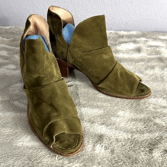 Sundance | Shoes | Sundance Sienna Suede Open Toe Booties Size 4 | Poshmark
